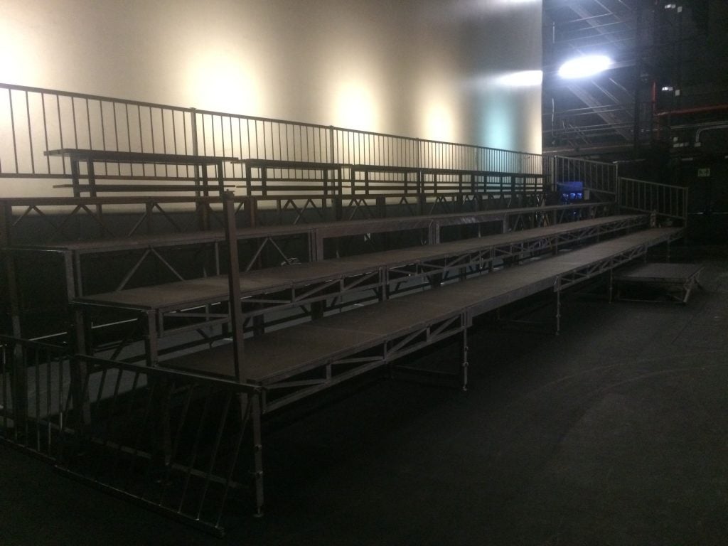 Alquiler y venta de gradas para eventos | Urloan Madrid